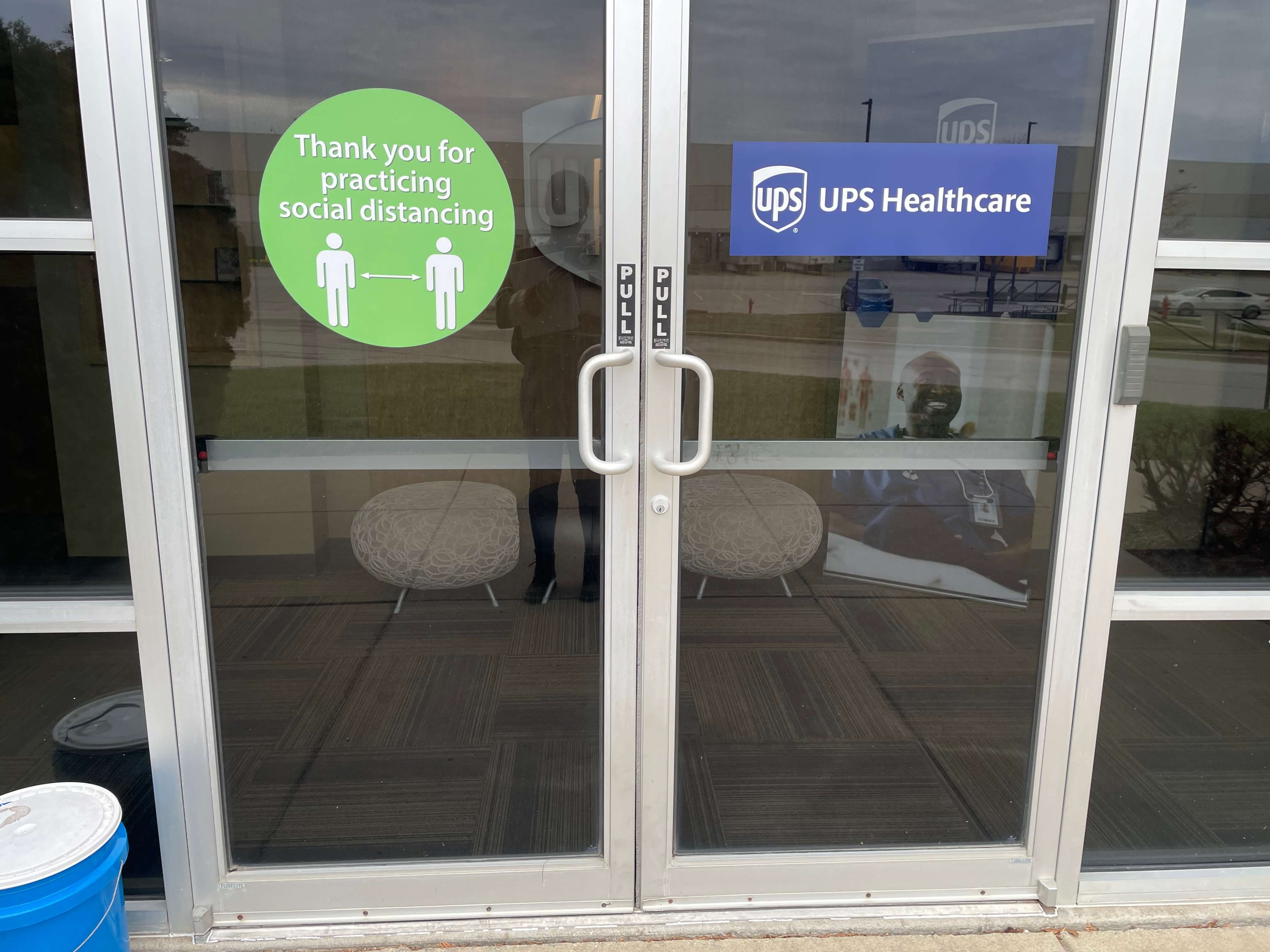 Sign Savvy: Discover Static Cling Sign Material